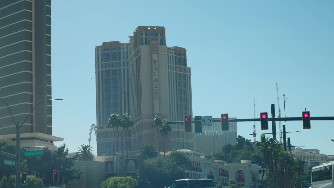 Exterior Street View Of The Palazzo Tower At The Venetian Resort Las ...