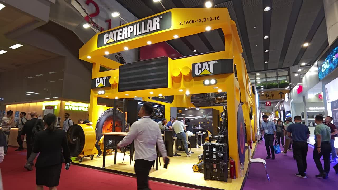 Caterpillar Truck Stylized Exhibition Booth At China Import And Export ...