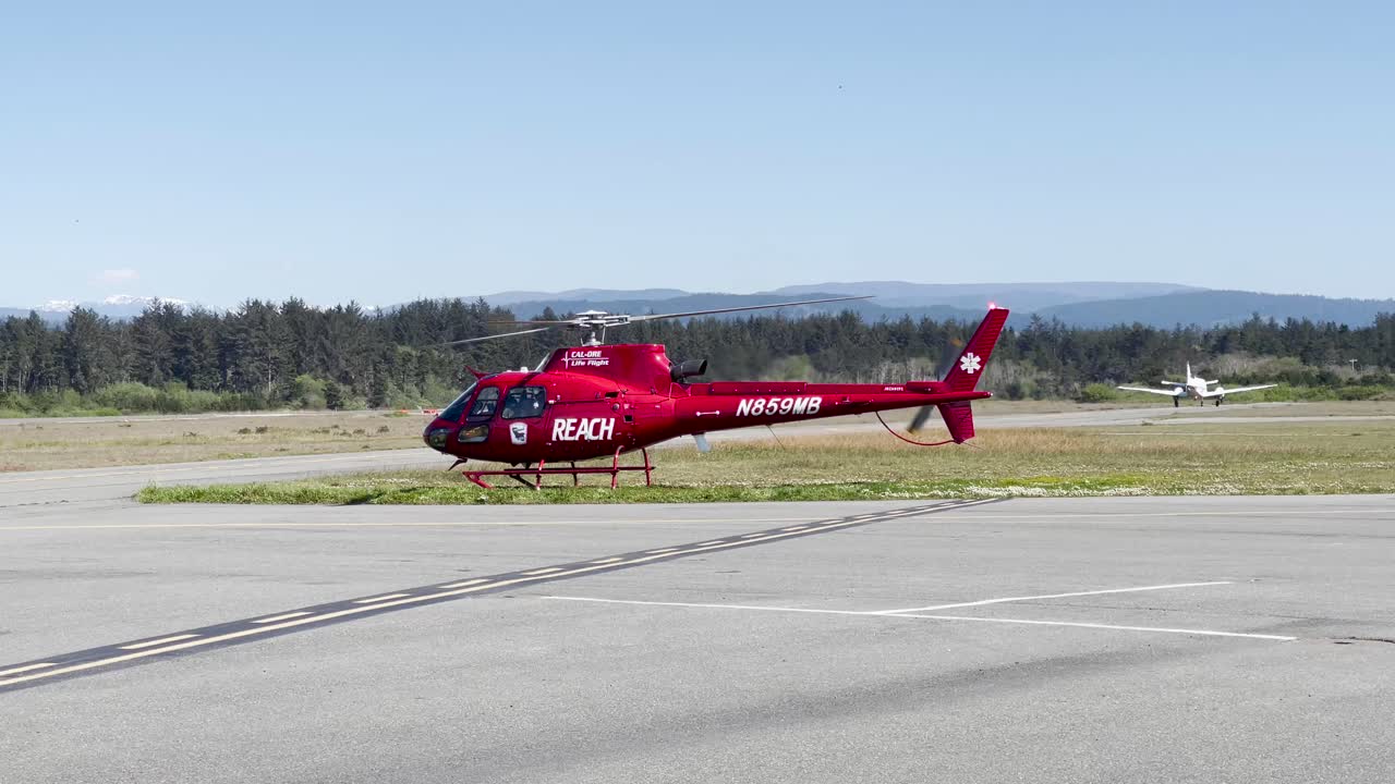 Cal-Ore Life Flight Medical Emergency Rescue Helicopter Hovering Steady ...