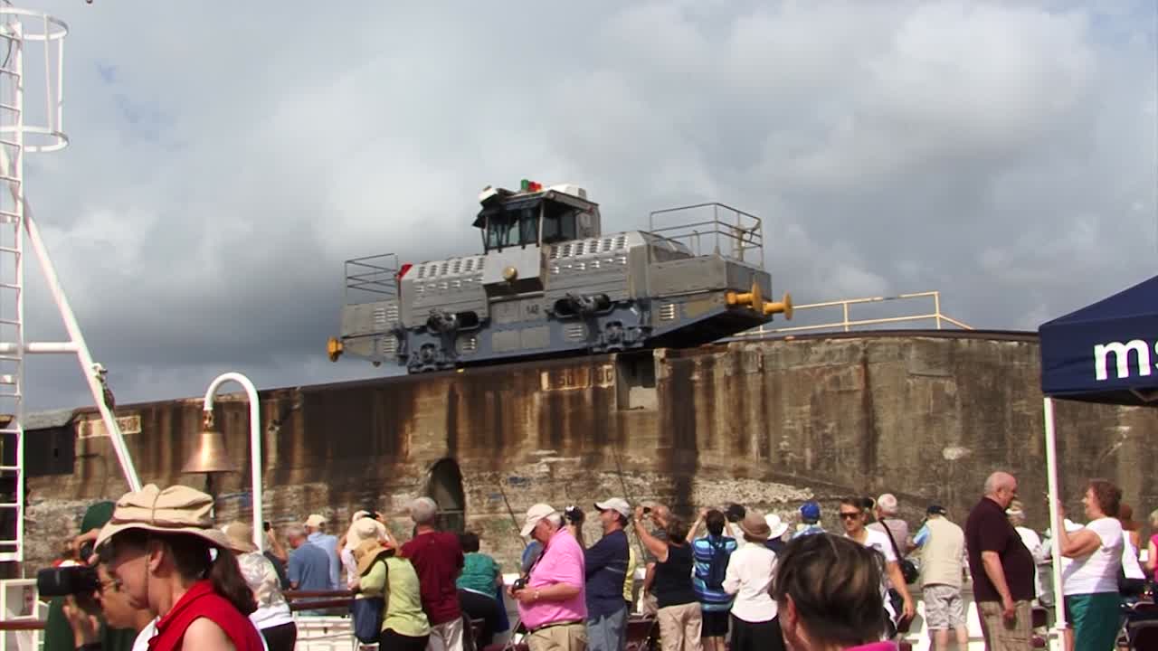 Passengers Of A Cruise Ship In The Bow Watching The Transit Process Of ...