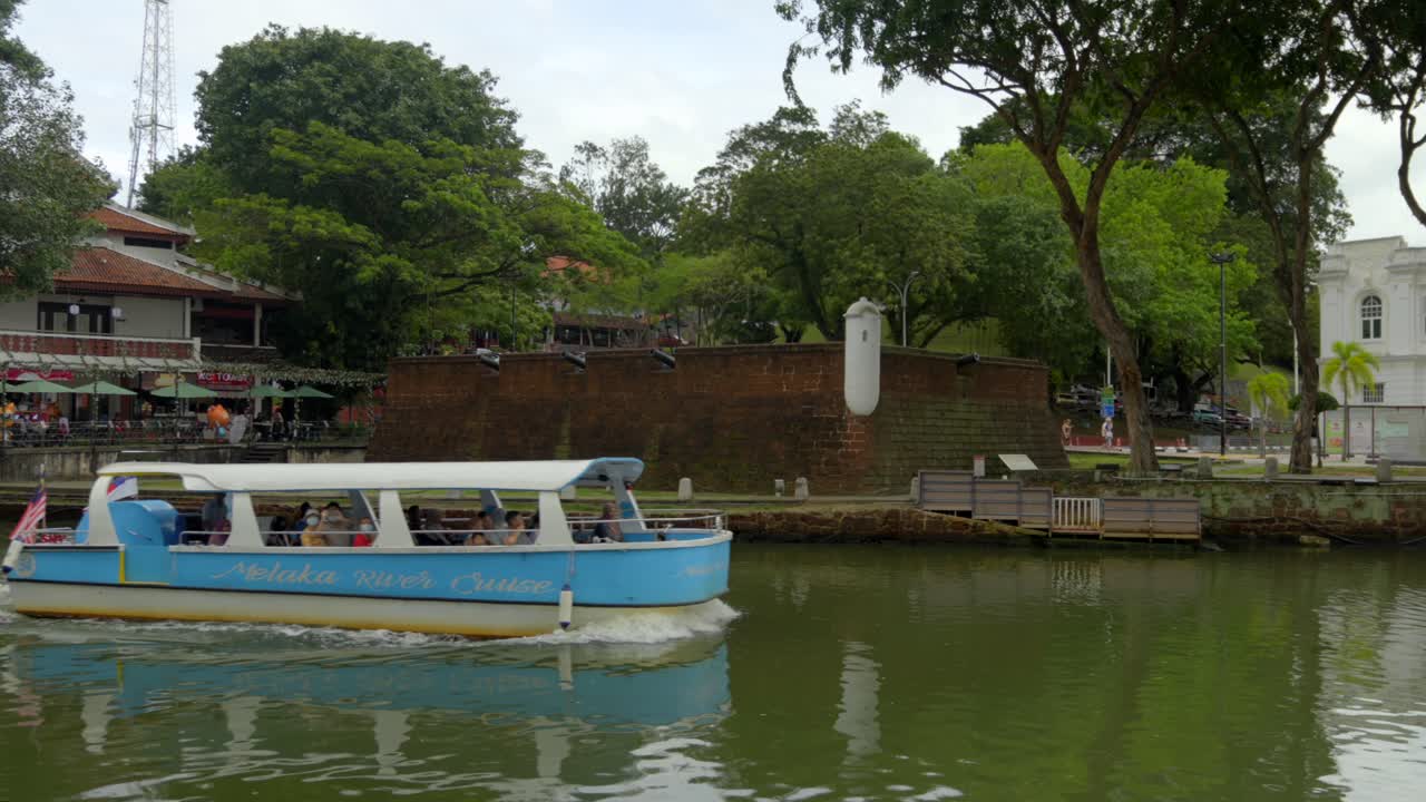 Historic City Of Melaka Malacca Cruise On River Tan Kim Seng Bridge ...