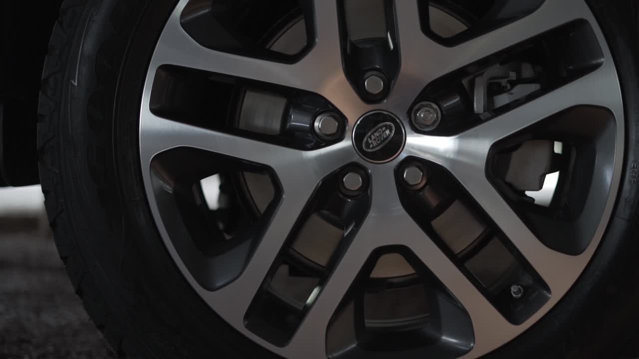 Wheels And Rims Of New Generation Land Rover Defender, British Off-road ...