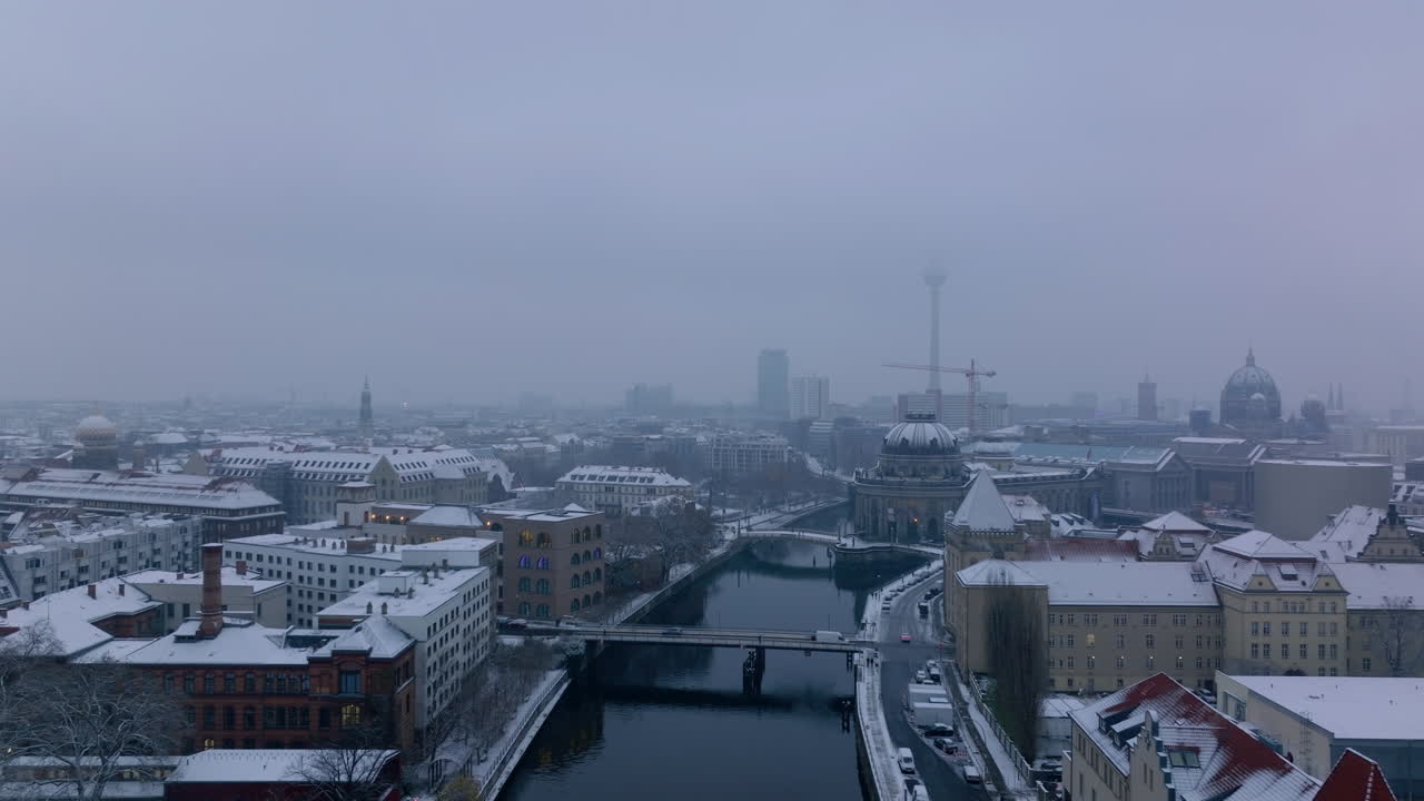 Backwards Fly Above Spree River In City Centre. Cars Driving On Bridge ...