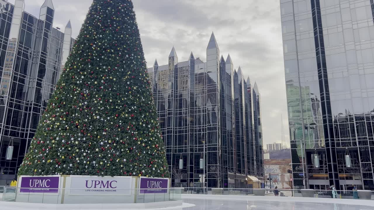 Outdoor Ice Skating Rink In Downtown Pittsburgh On Christmas Eve Free ...