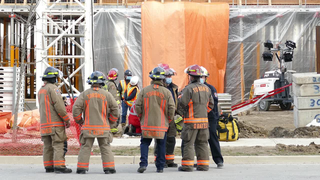 Toronto Fire Services And Local Construction Workers Carry Out Rescue ...