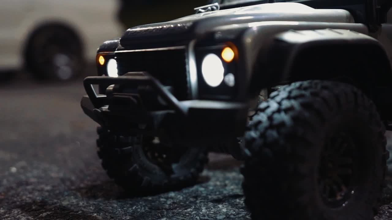 Remote Control Land Rover Defender With Functioning Headlights Free ...