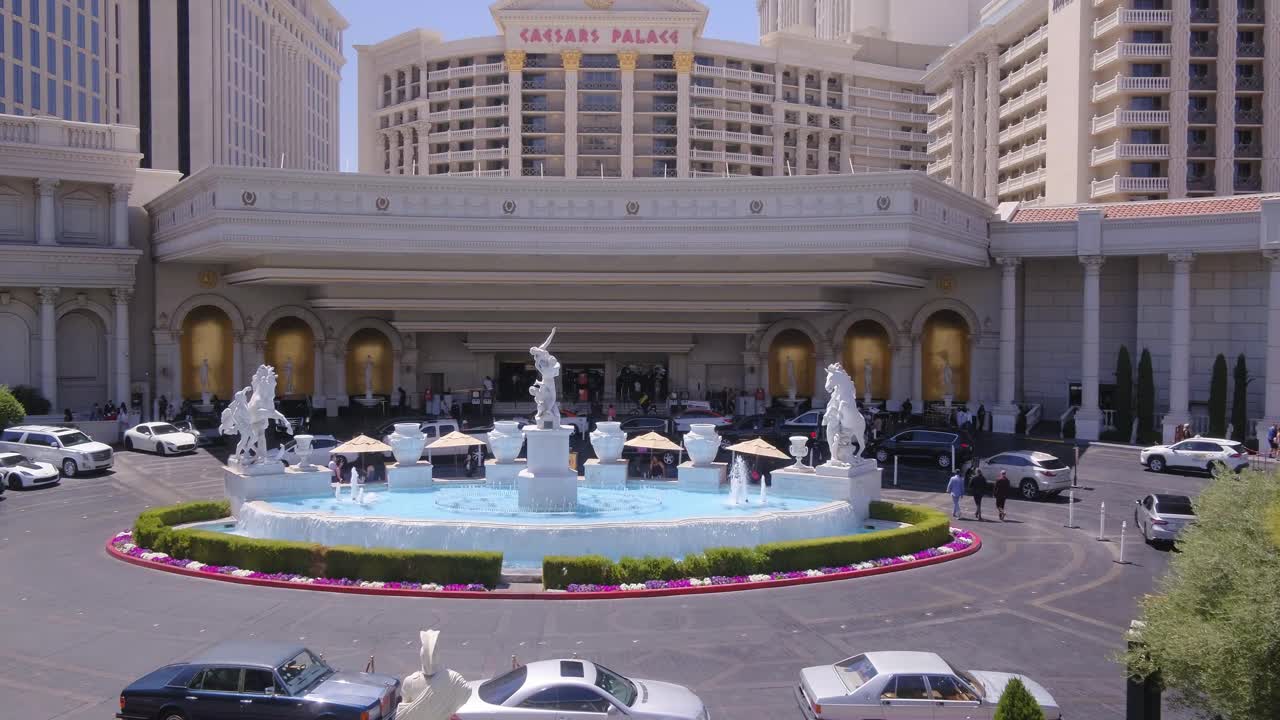 Caesars Palace Entrance And Water Fountain Sculpture In Las Vegas Free ...