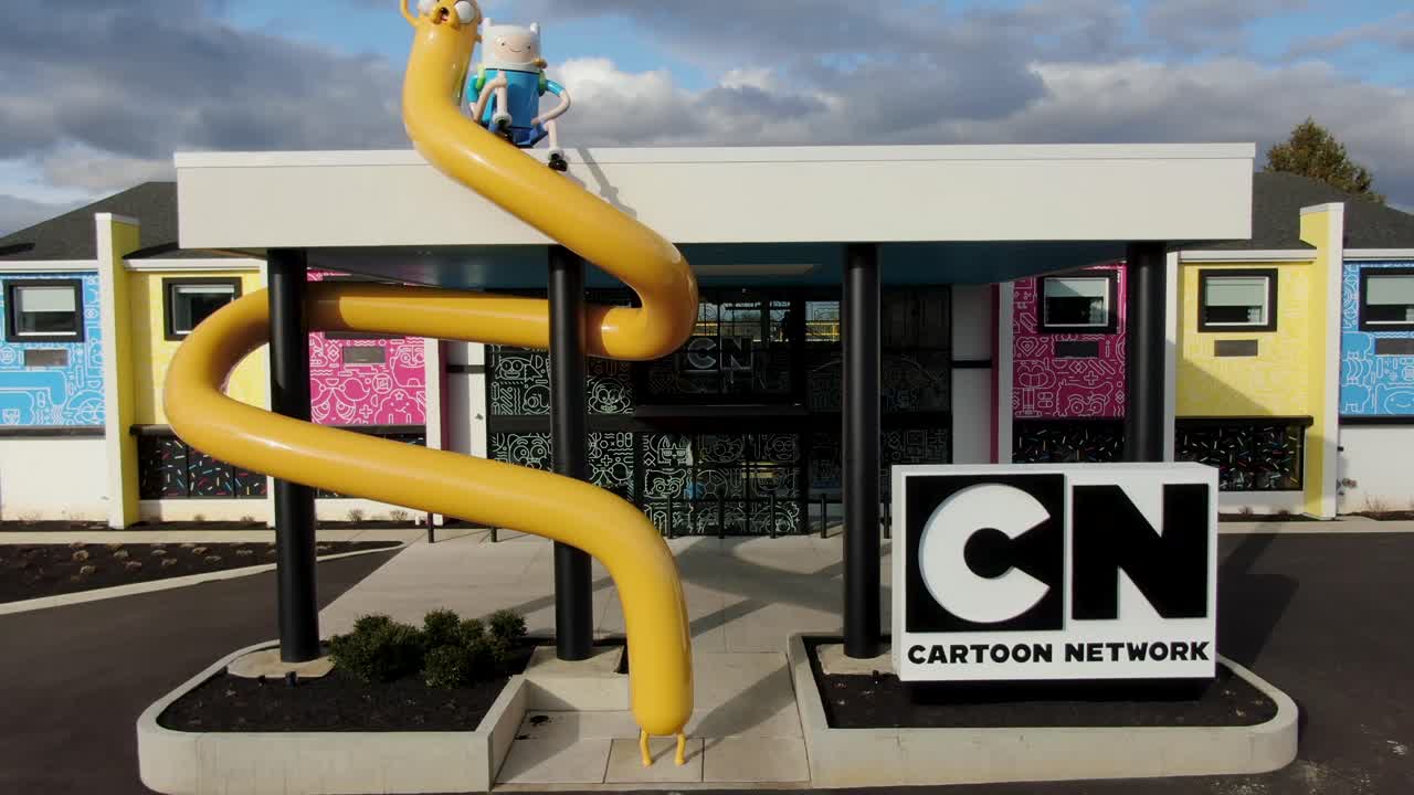 Cartoon Network Opens Its First Hotel In The World In Lancaster Amish ...