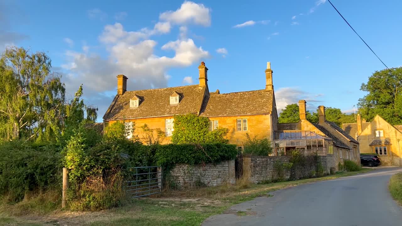 Honey Coloured Houses Of Cotswolds Village Wood Stanway At Sunset ...