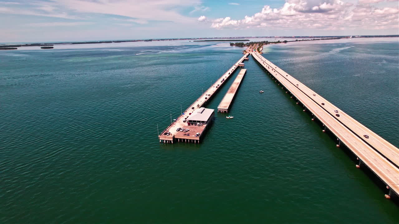 Sunshine Skyway Fishing Pier Next To Bob Graham Sunshine Skyway Bridge ...