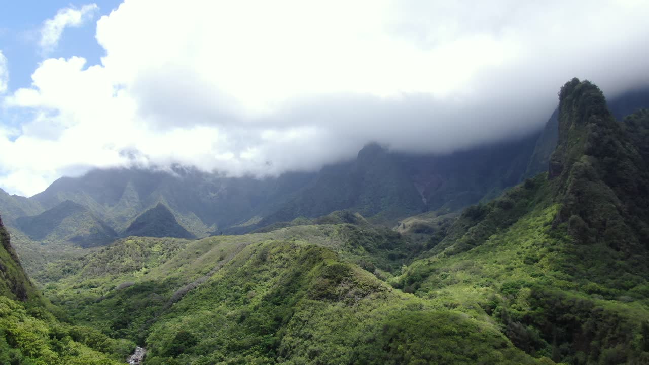 The 'Iao Needle Is A Natural Landmark In Maui And A Sacred Symbol Of ...