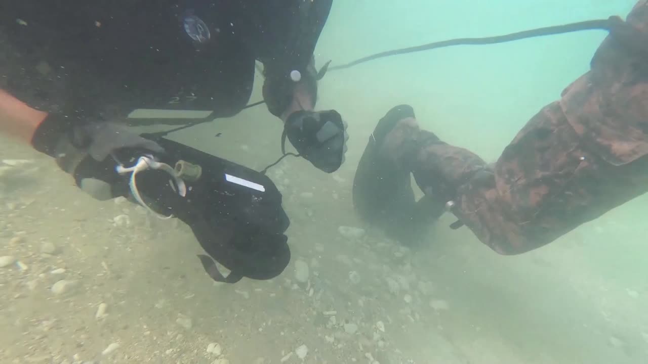 Us Marines Amphibious Reconnaisance Platoon Soldiers Military Training ...