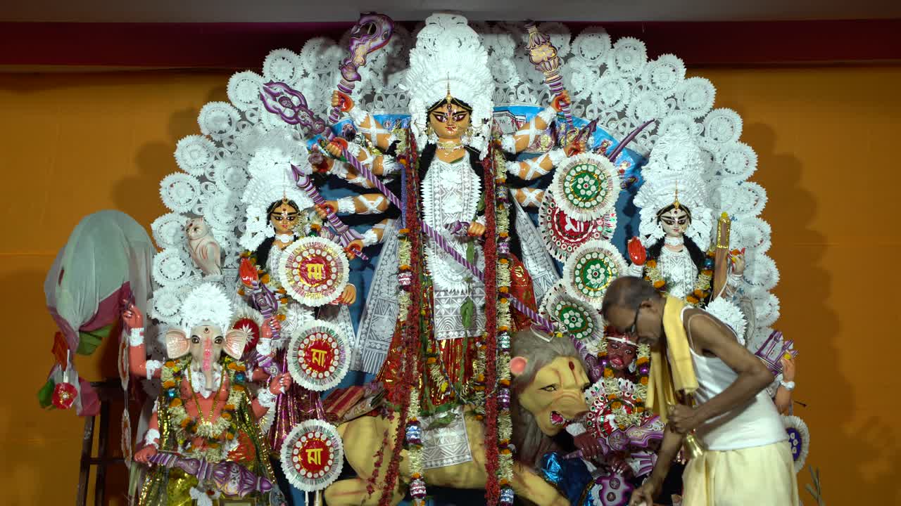 The Biggest Festival Of West Bengal Is Durga Puja With The Idol Of ...
