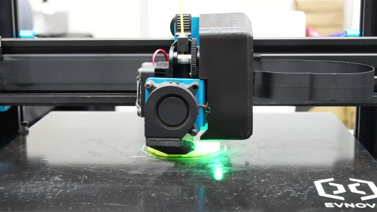 3D Printers Are Printing Digital Images From Computers In 3D Form Free ...