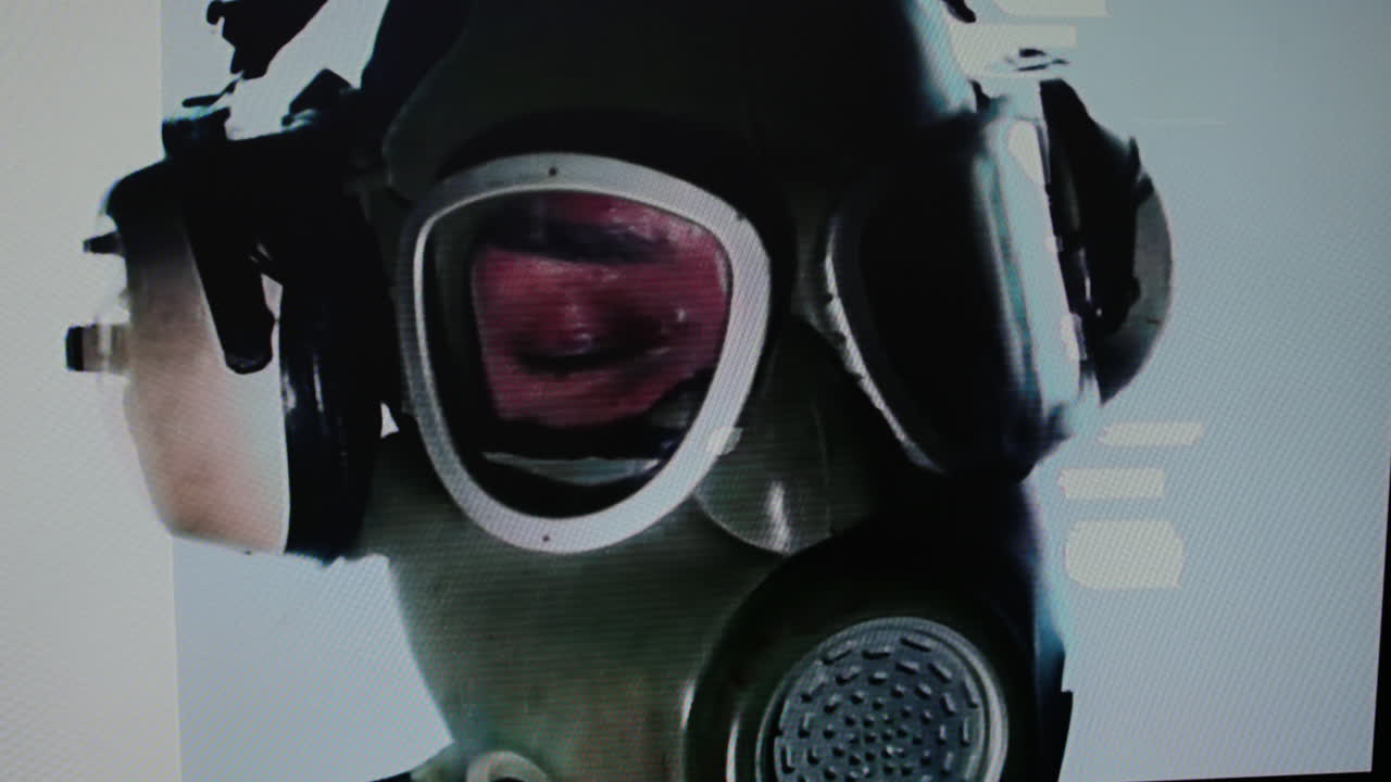 Free stock video - Gasmask 0