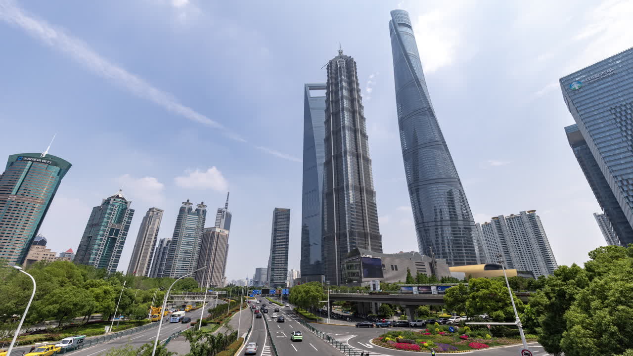 Timelapse of the amazing Shanghai city skyline and skyscrapers ...