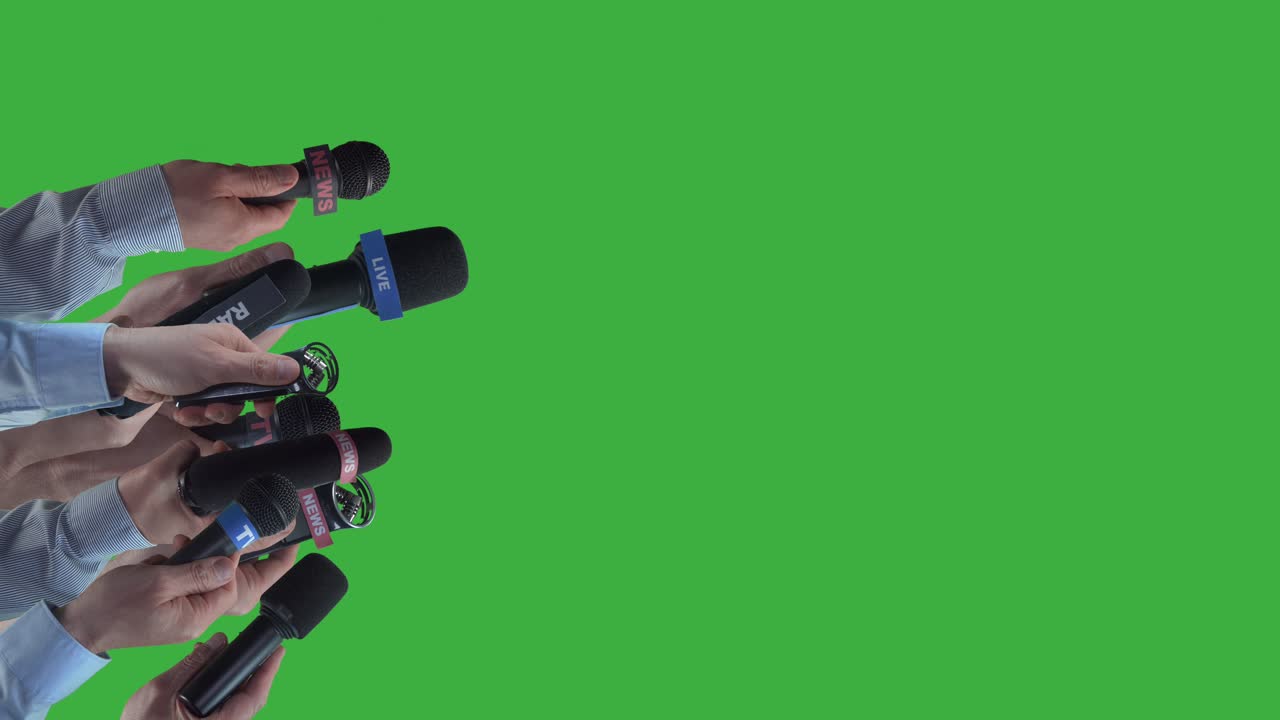 Many Live Reporter Hands With Mic,broadcasting For Tv,radio And ...