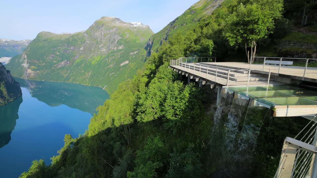 Vídeo Premium - Geiranger fiordo plataforma de observación, vista de la cascada de las siete ...