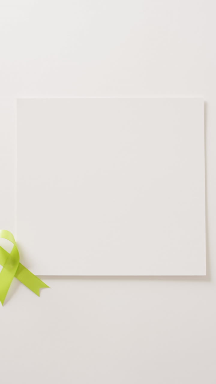 Vídeo vertical de cinta de concienciación sobre las ets de color verde ...