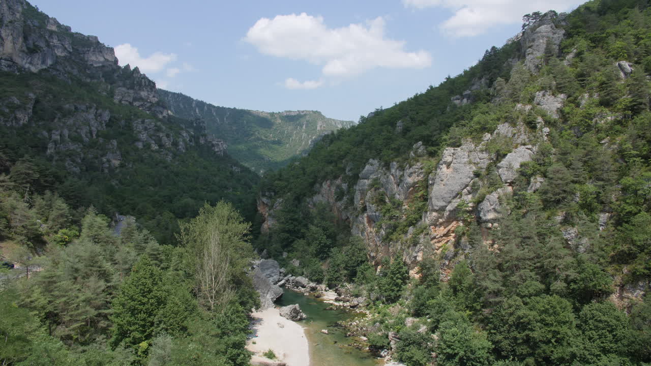 Free stock video - Pas de soucy view from the belvedere tarn river france