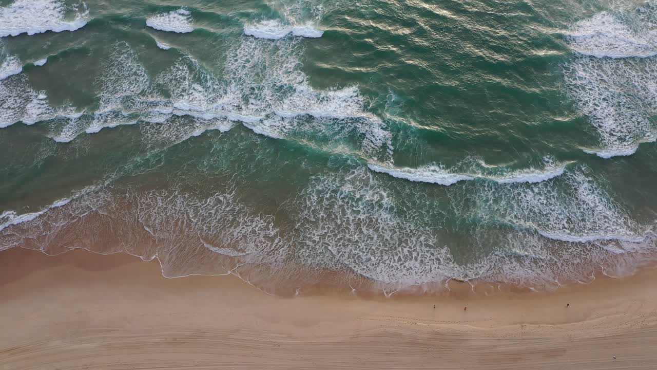 Early Morning Jogging Along Surfers Paradise Beach With Wave Rolling In ...