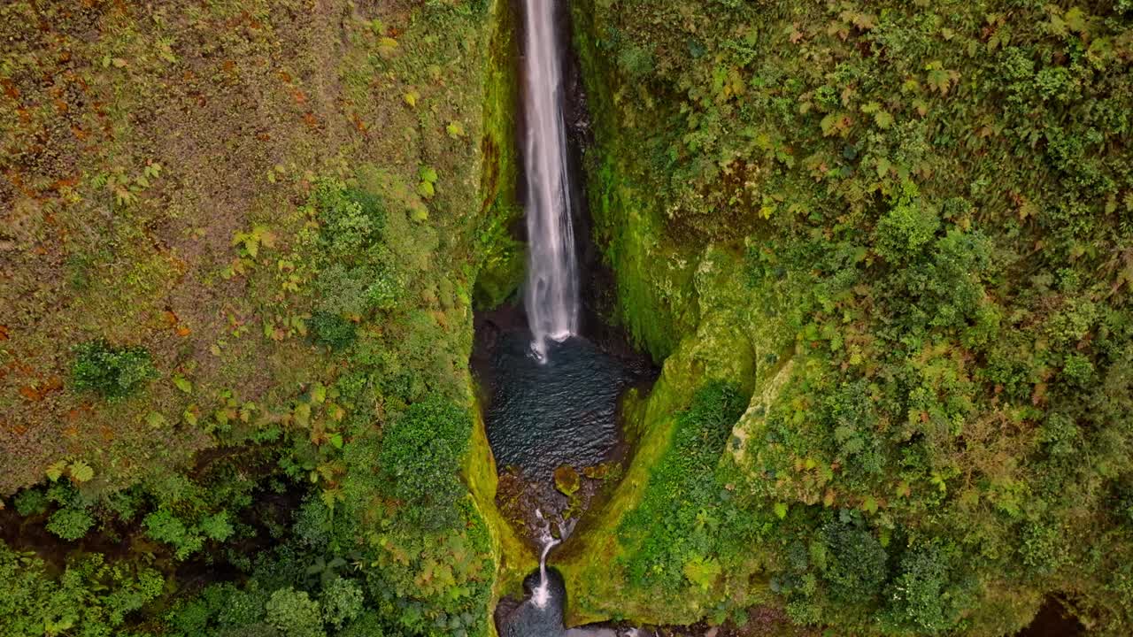 An breathtaking aerial view reveals the unique and beautiful Vuelta al ...