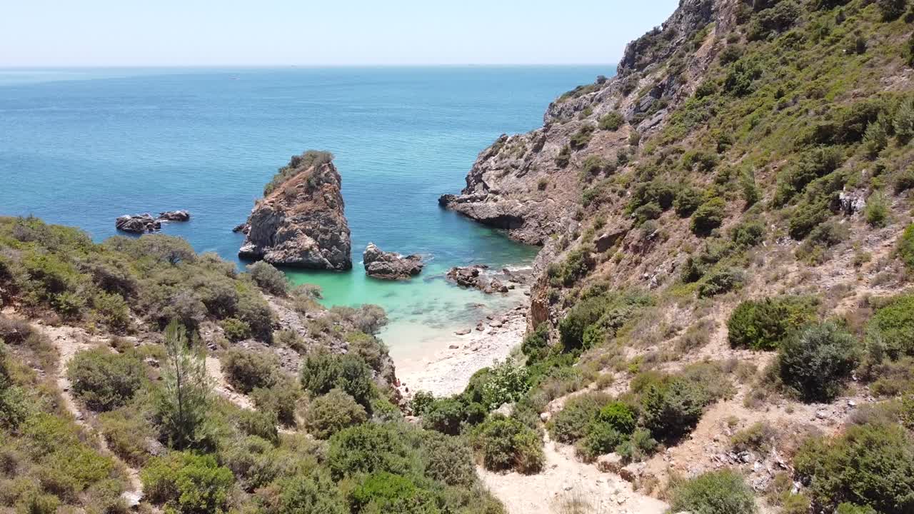 Vidéo de stock Premium - Praia ribeira do cavalo beach à sesimbra ...