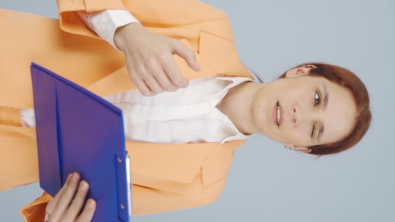 Vertical video of Business woman trying to memorize his presentation ...