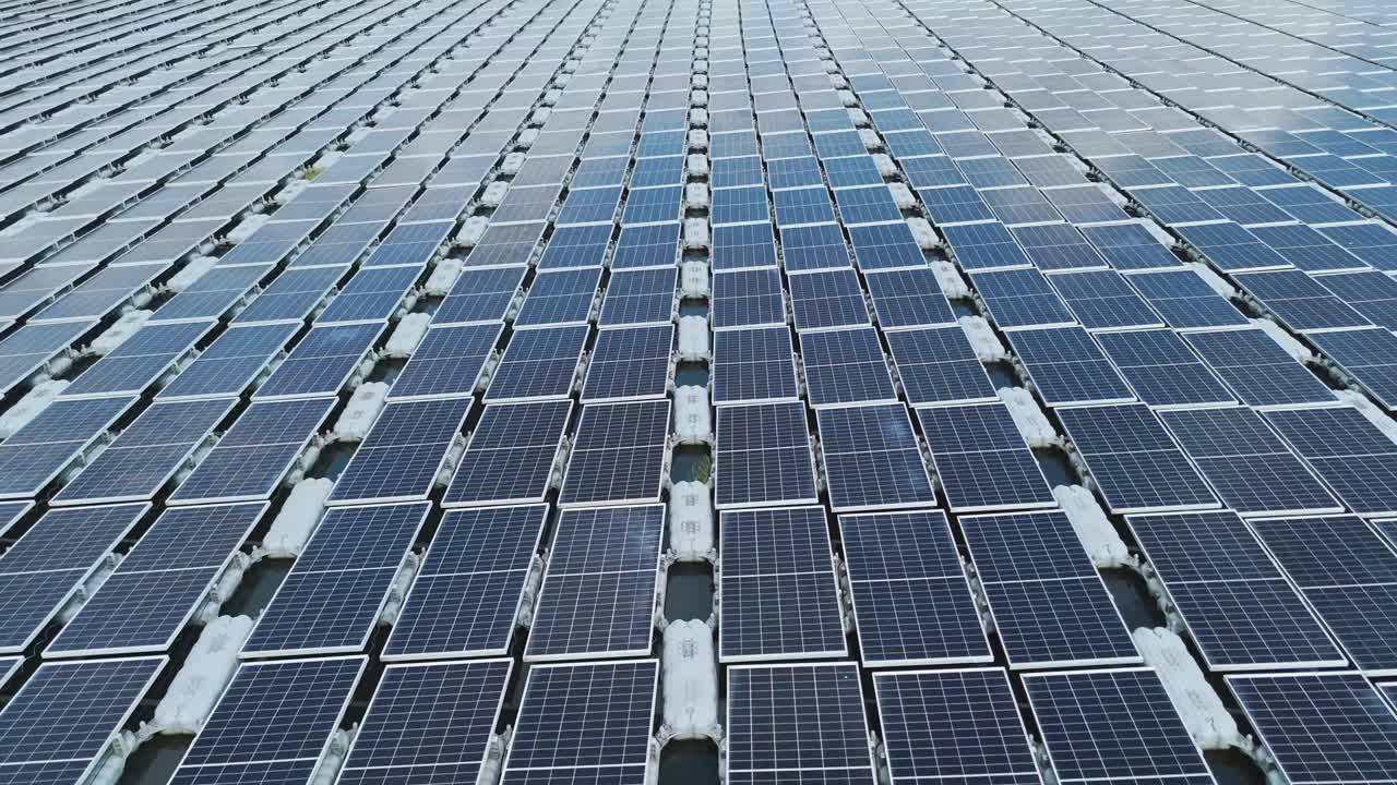 Close-up drone shot of Malaysia’s largest floating solar farm at Danau ...