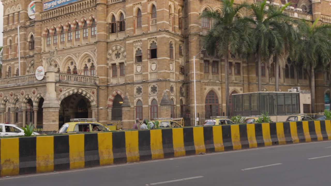 Free stock video - Traffic outside csmt railway station and bmc ...