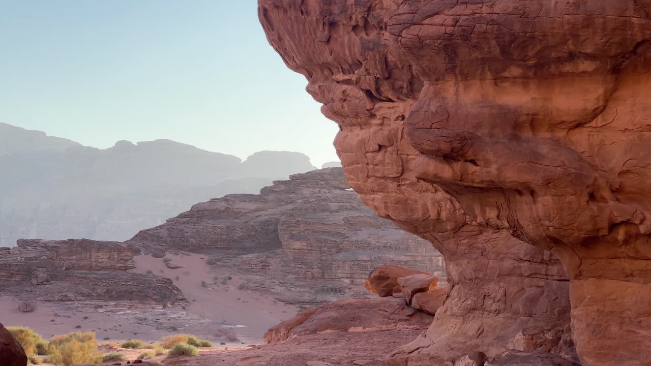 Rock formation in the shape of a human face in wadi rum in jordan 4k ...