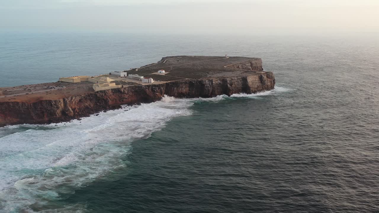 Vidéo de stock Premium - Forteresse du cap sagres portugal et phare au ...