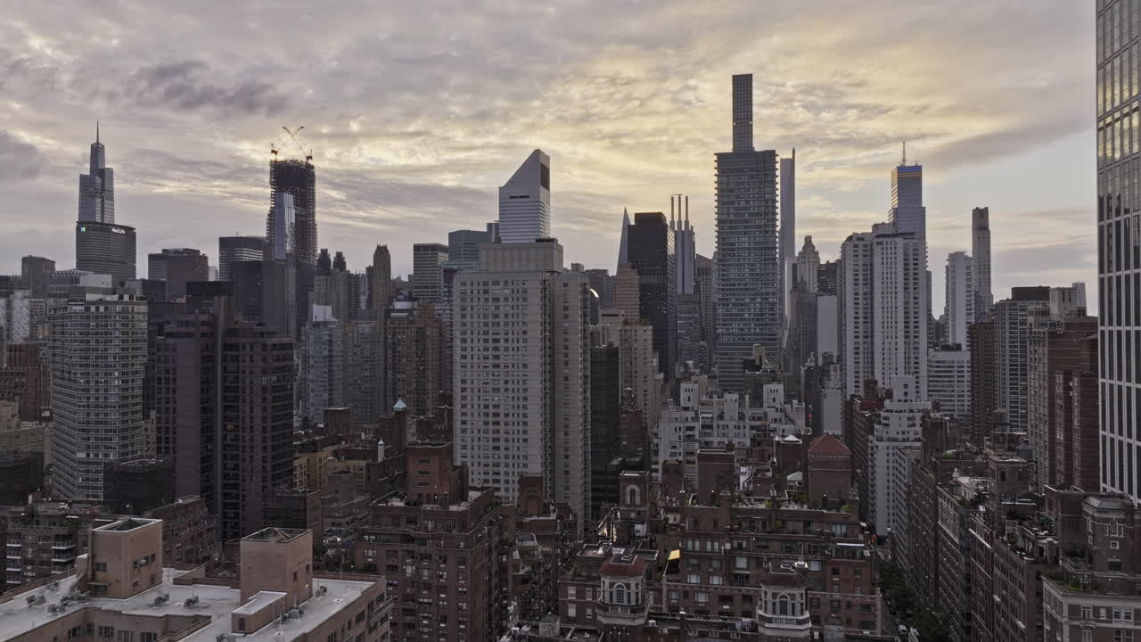 NYC New York Aerial v335 low level drone epic flyover Sutton Place ...