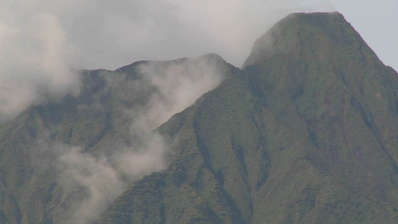 Nice Time Lapse Of Clouds And Mist On The Virunga Volcano Chain In ...