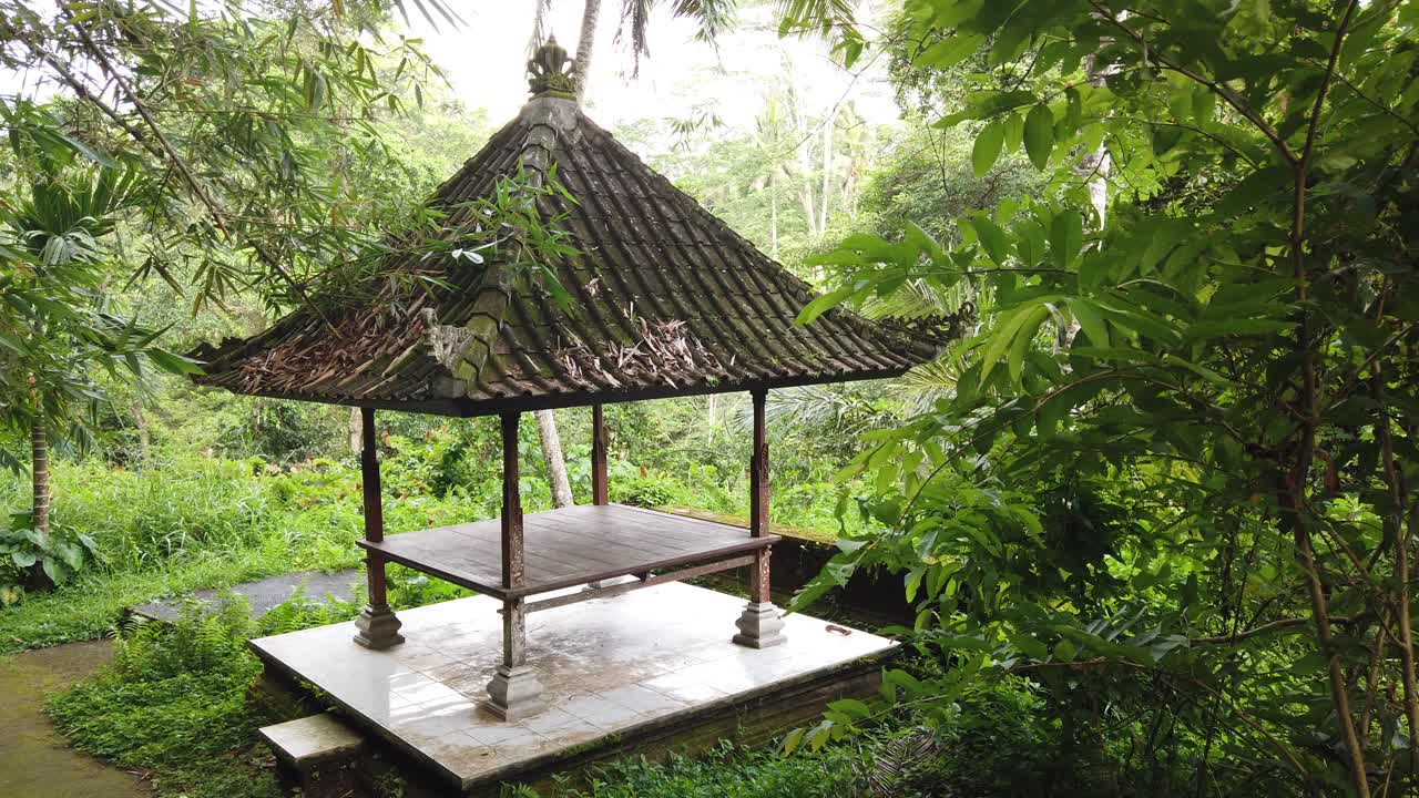 Traditional Balinese Building, Bale, Asian Architecture, Place To Relax ...