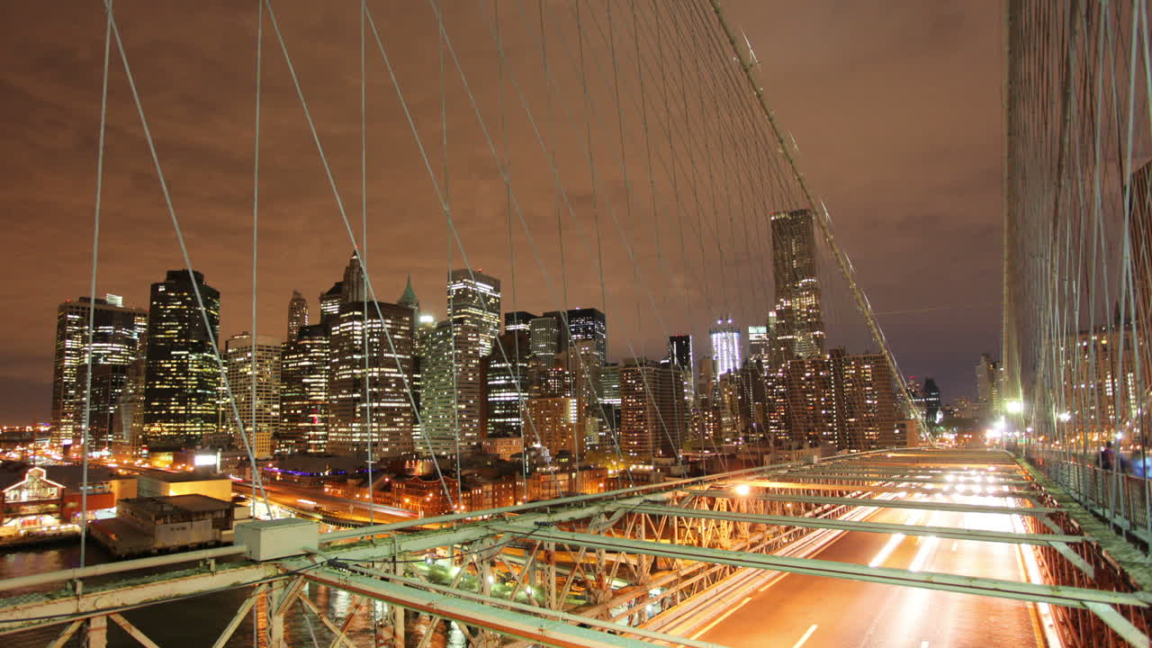 Free stock video - Brooklyn bridge pan 3