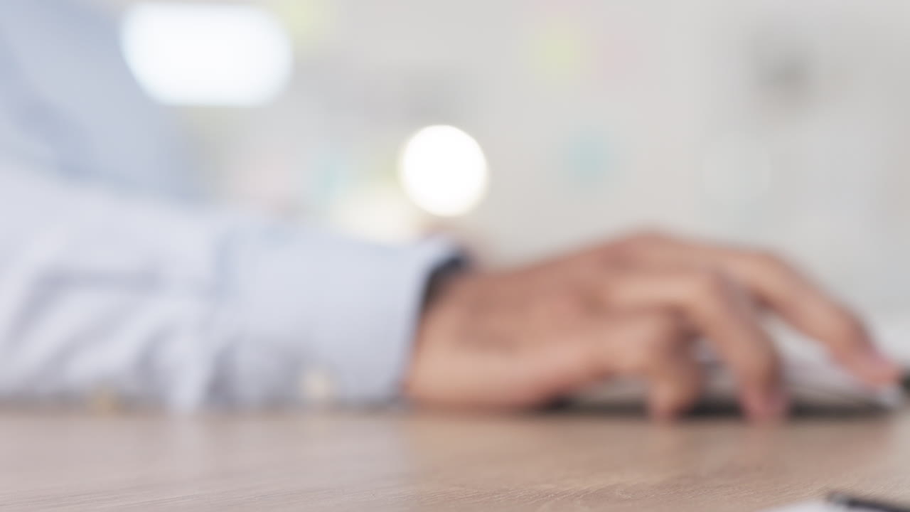 Premium stock video - Visually impaired professional worker using