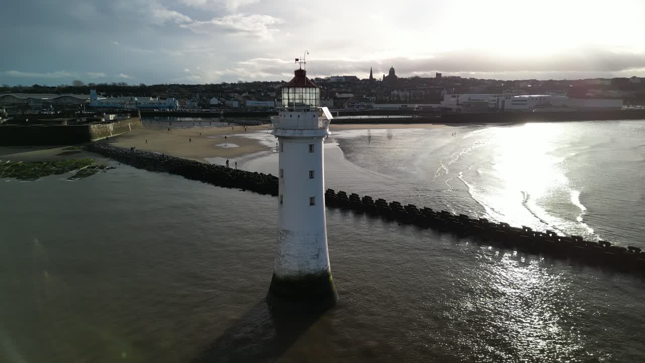 Vidéo de stock Premium - New brighton perch rock lighthouse, river ...