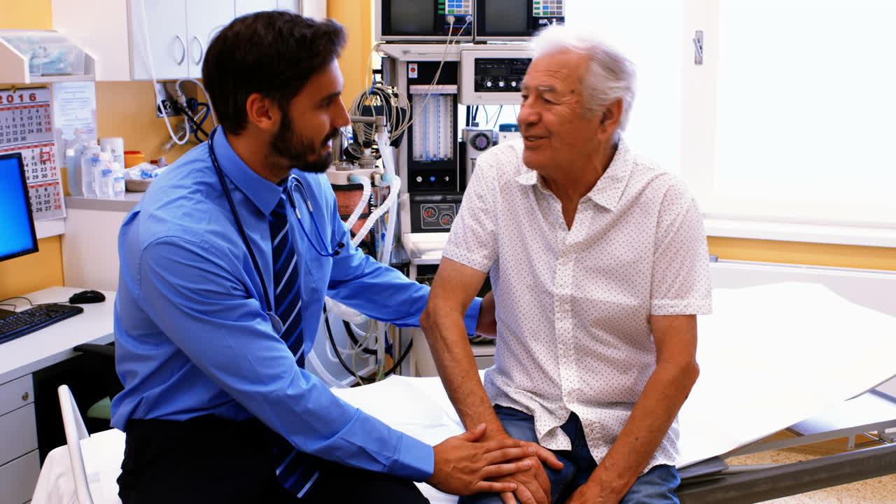 Premium stock video - Doctor interacting with patient