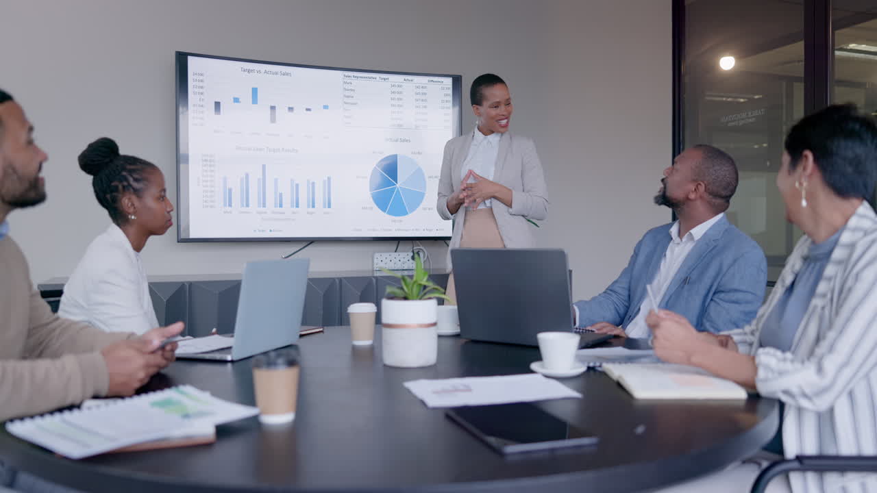 Premium stock video - Presentation, data analytics