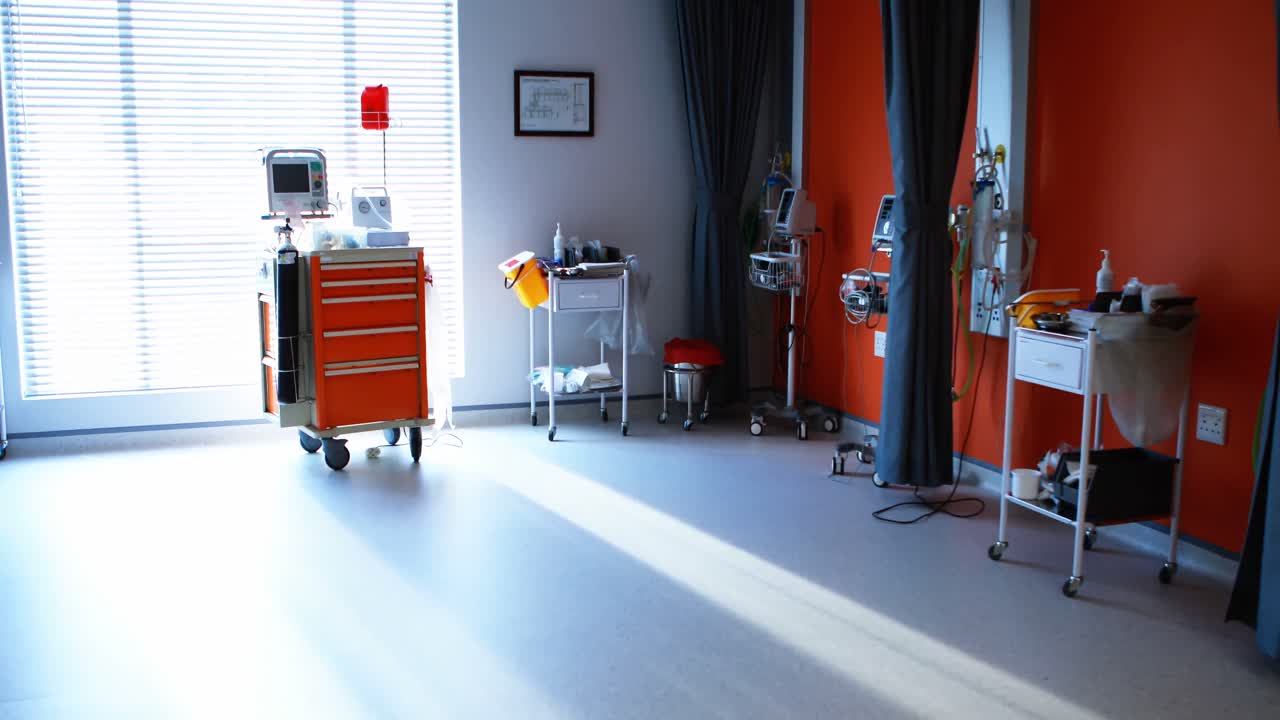 Premium stock video - Empty ward with medical equipment