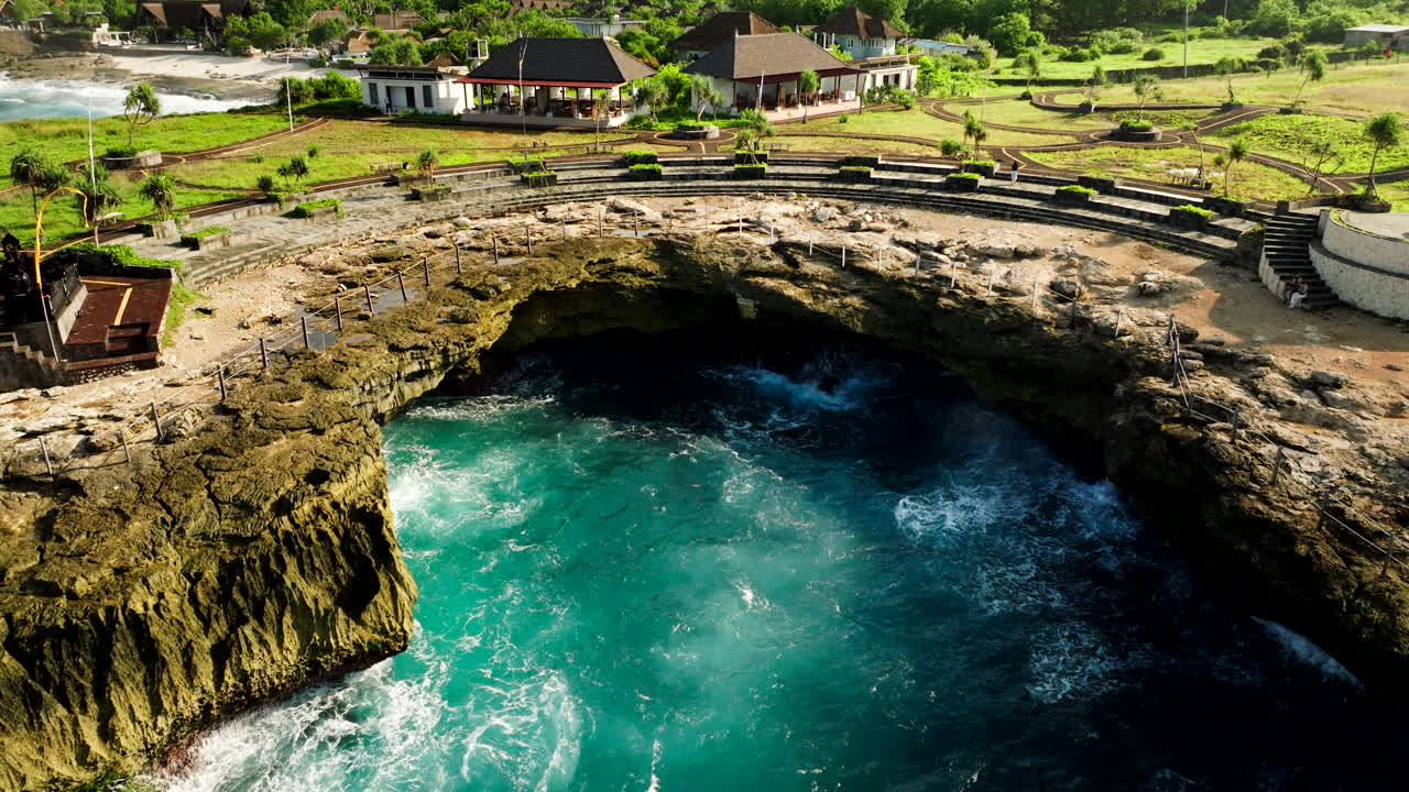 Scenic Tide Pools And Natural Cliff Formations On Devil's Tears In Nusa ...