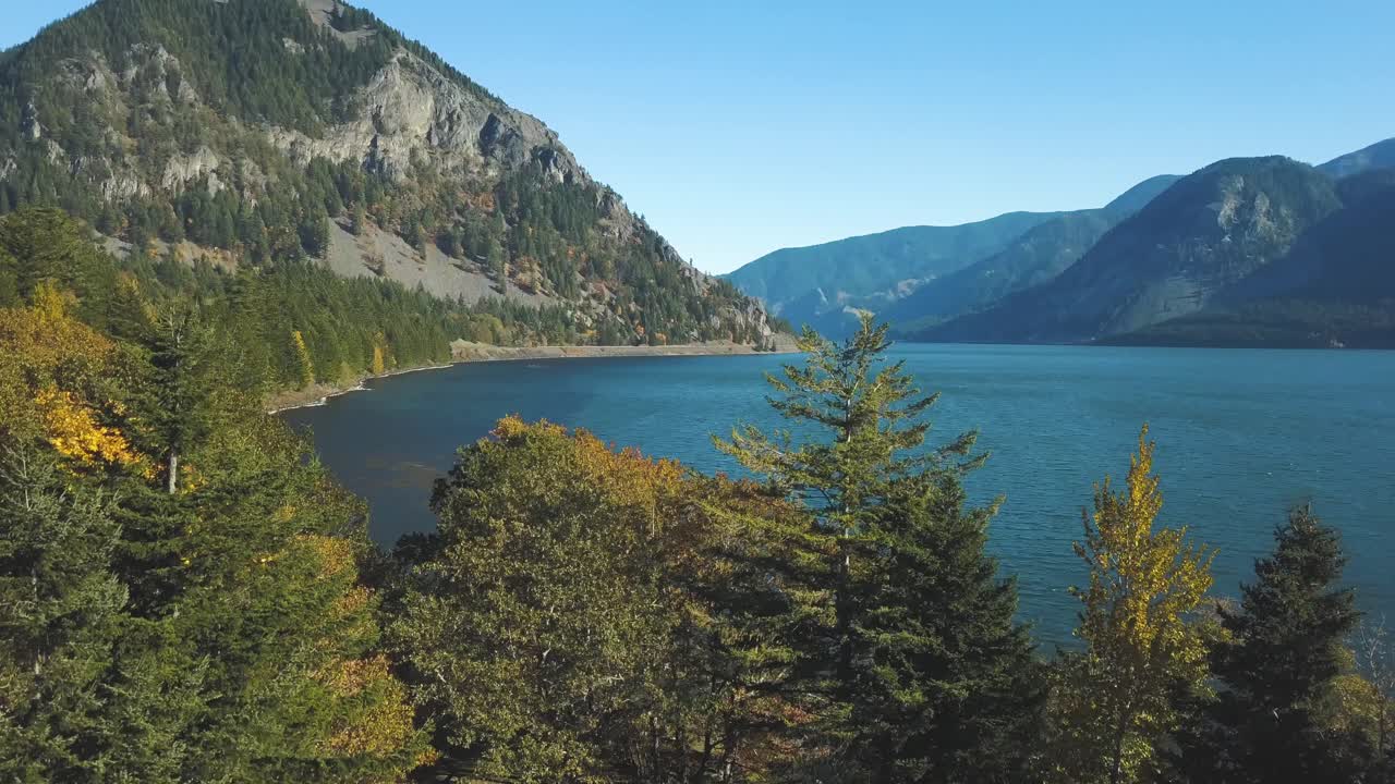 Stunning 4k aerial revealing shot of the columbia river in oregon ...