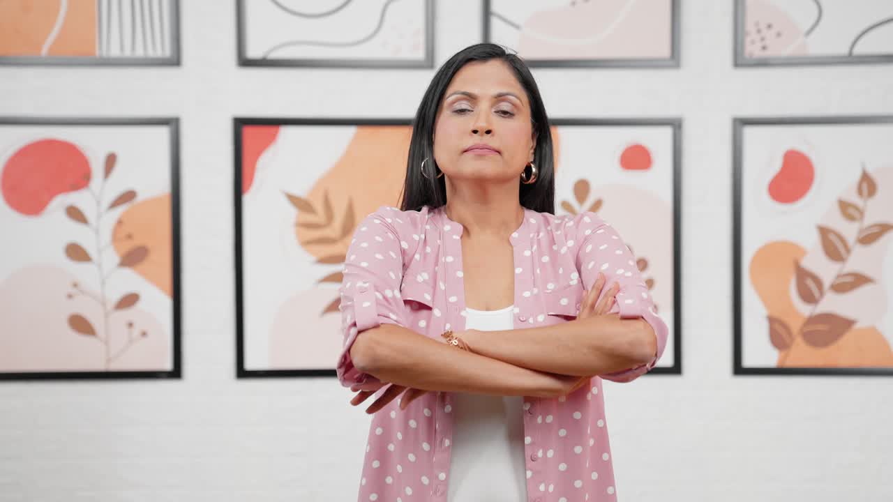 Premium stock video - Disappointed indian woman