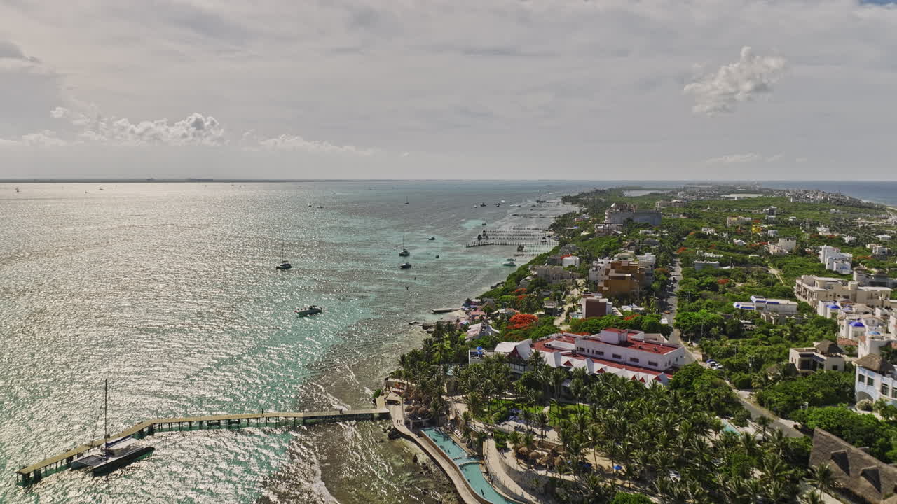 Vidéo de stock Premium - Isla mujeres mexico aerial v3 drone ...