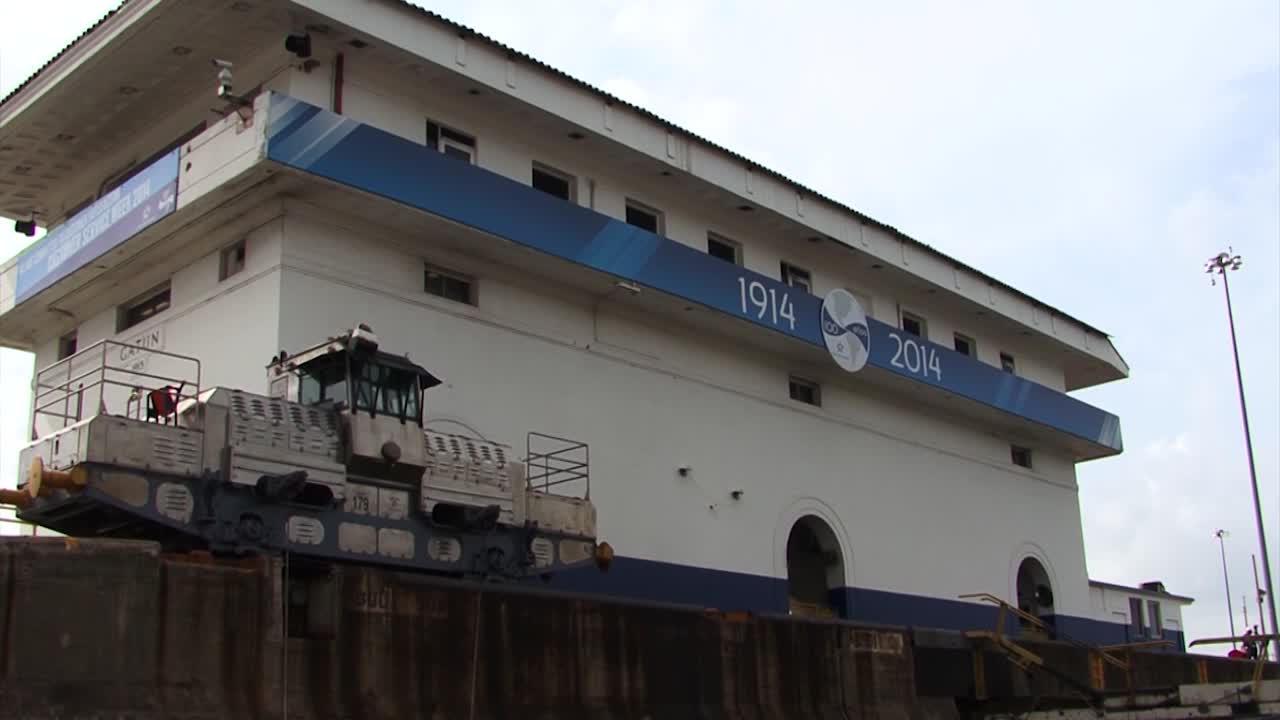 Gatun locks traffic control tower, 100 years anniversary of panama ...