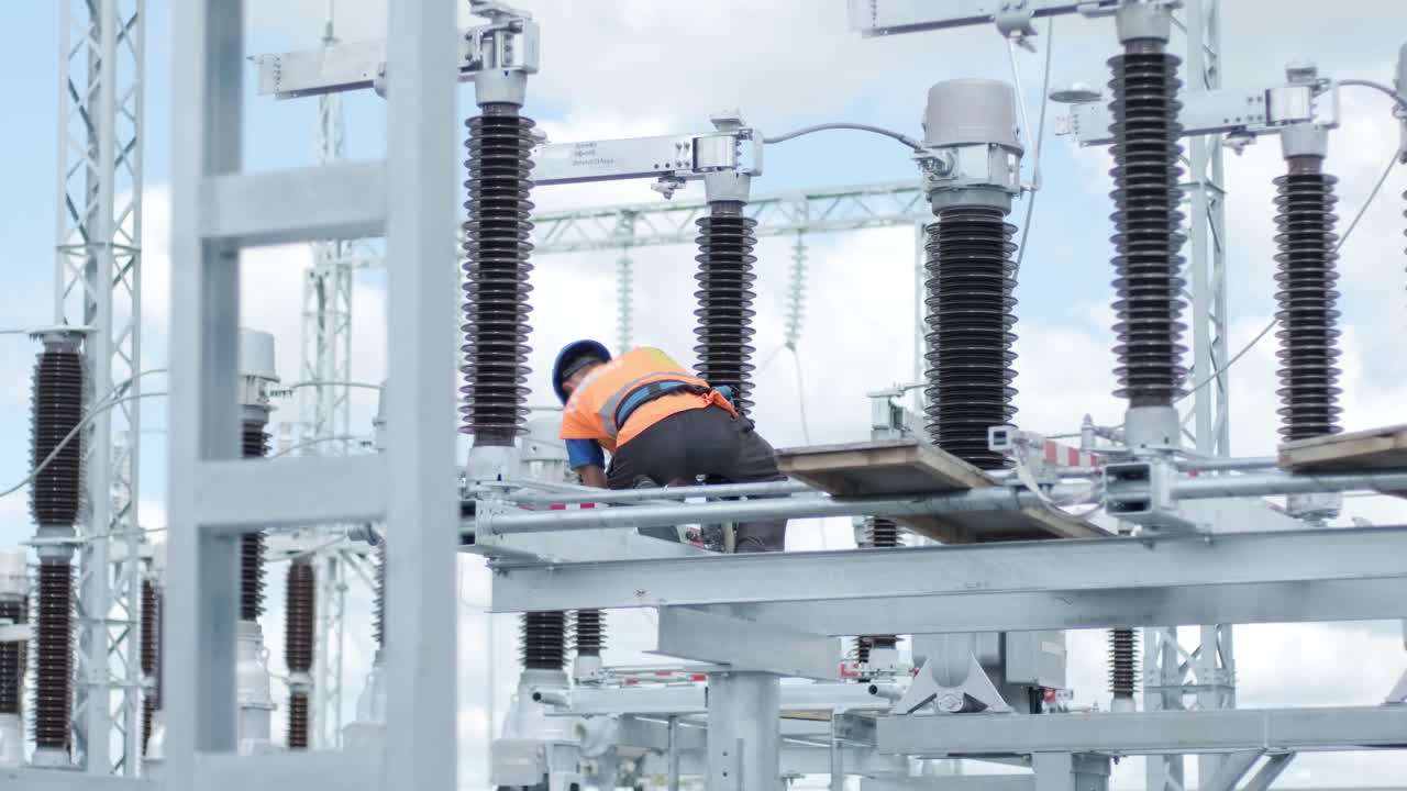 construction of a transformer substation | freepik