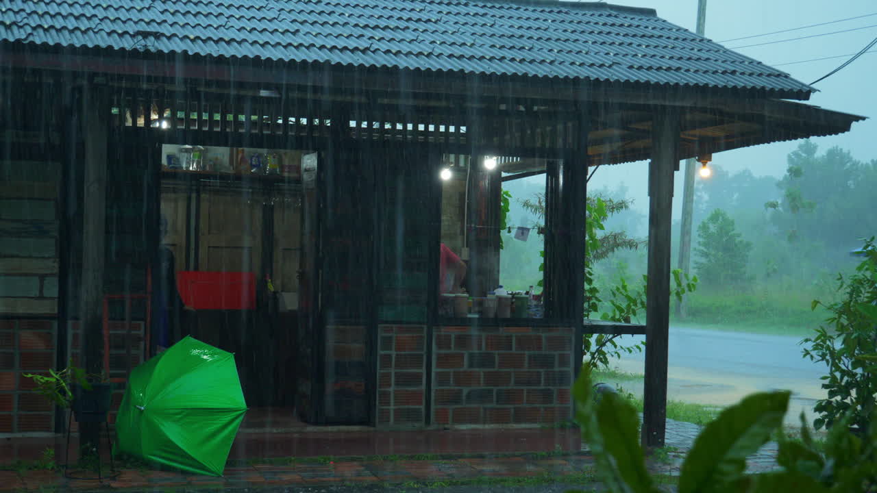 Premium stock video - A home in very heavy rain in hat yai, it's was ...