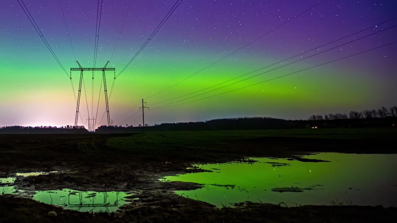 Beautiful Time Lapse Of The Northern Lights In The Night Sky That Are ...