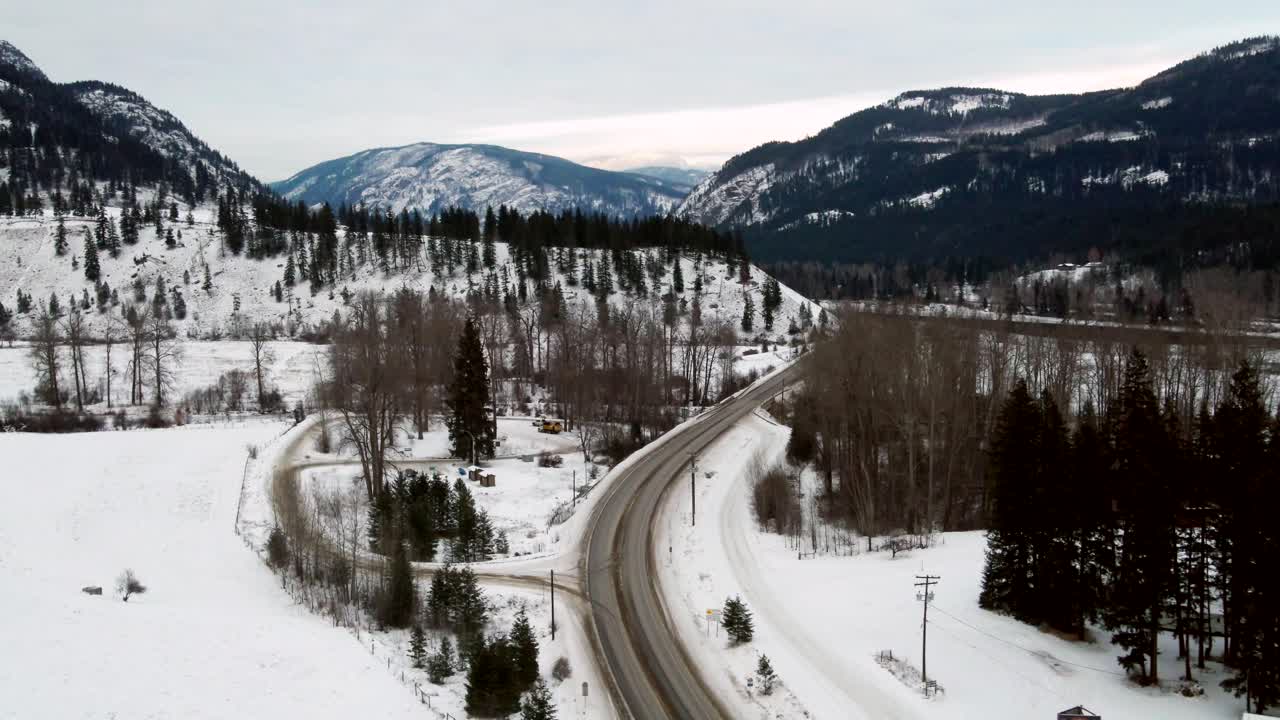 Winter Journey On Yellowhead Highway 5: Cars Cruising South Through ...